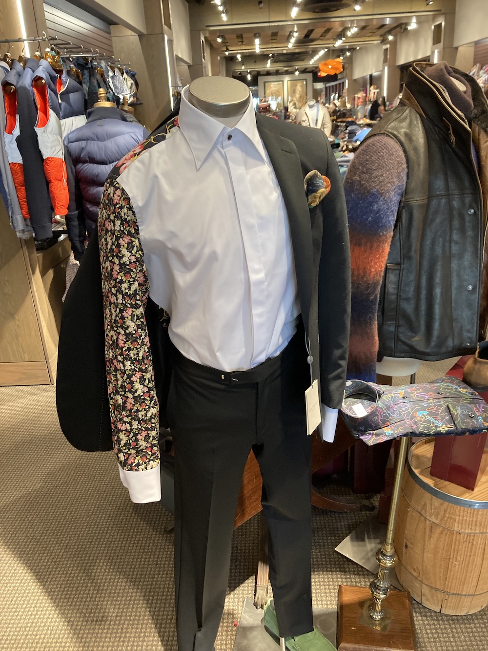 Lookbook - Bell's Clothes, Inc.